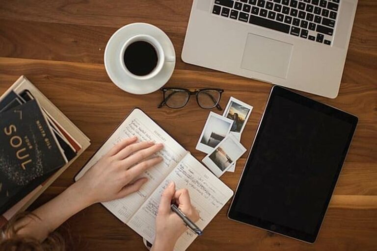 Bullet Journal For Students (19 Layouts To Make You More Productive)