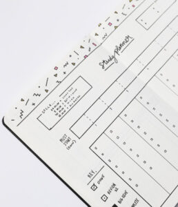 Bullet Journal For Students (19 Layouts To Make You More Productive)